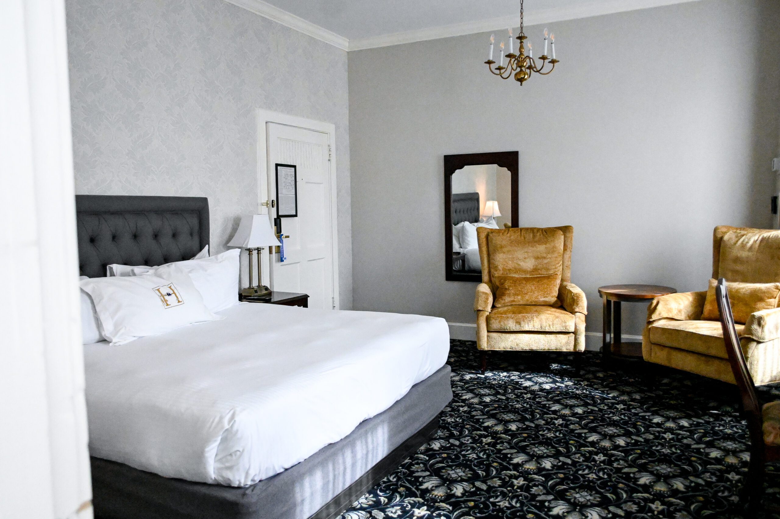 Guest Rooms Gallery - Hawthorne Hotel