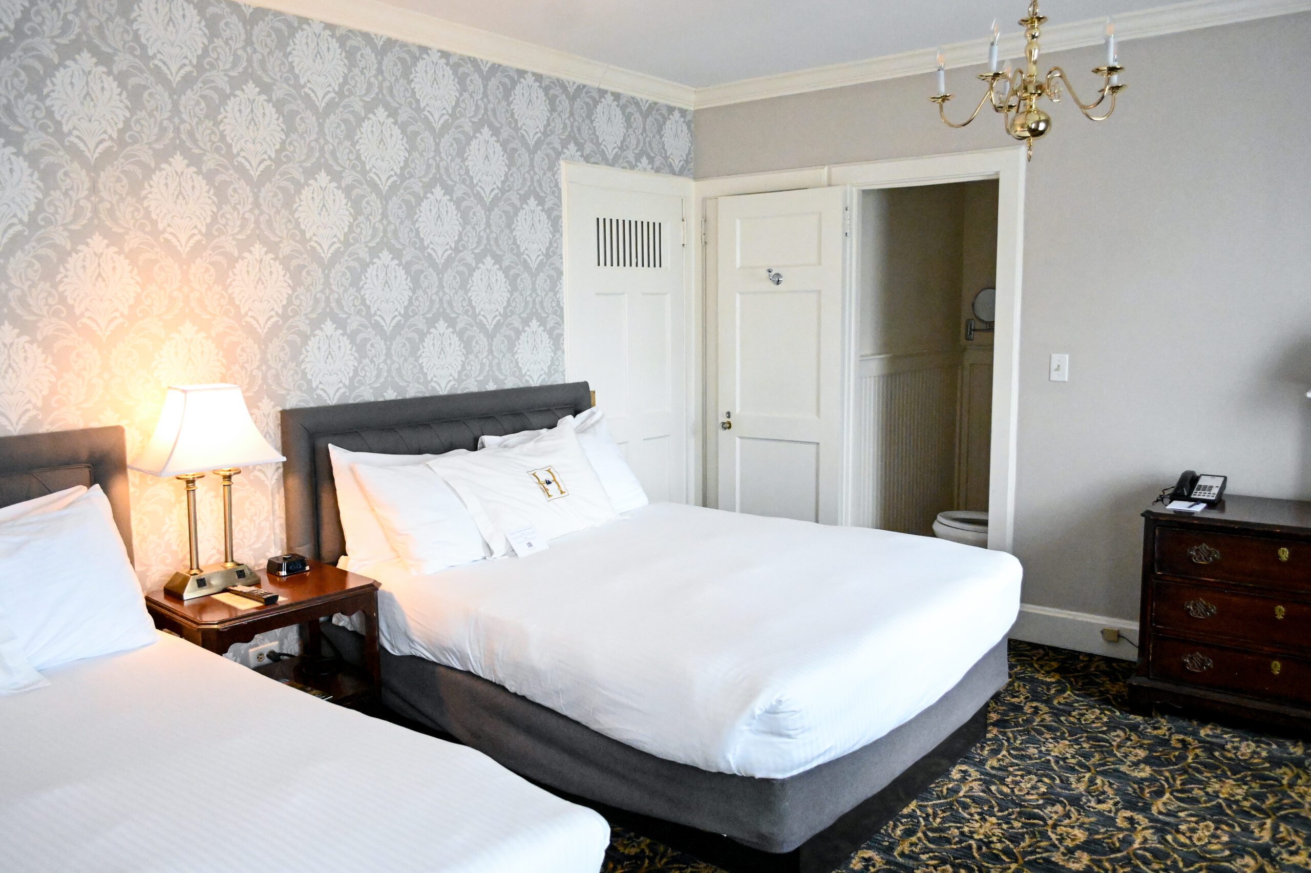 Guest Rooms Gallery - Hawthorne Hotel