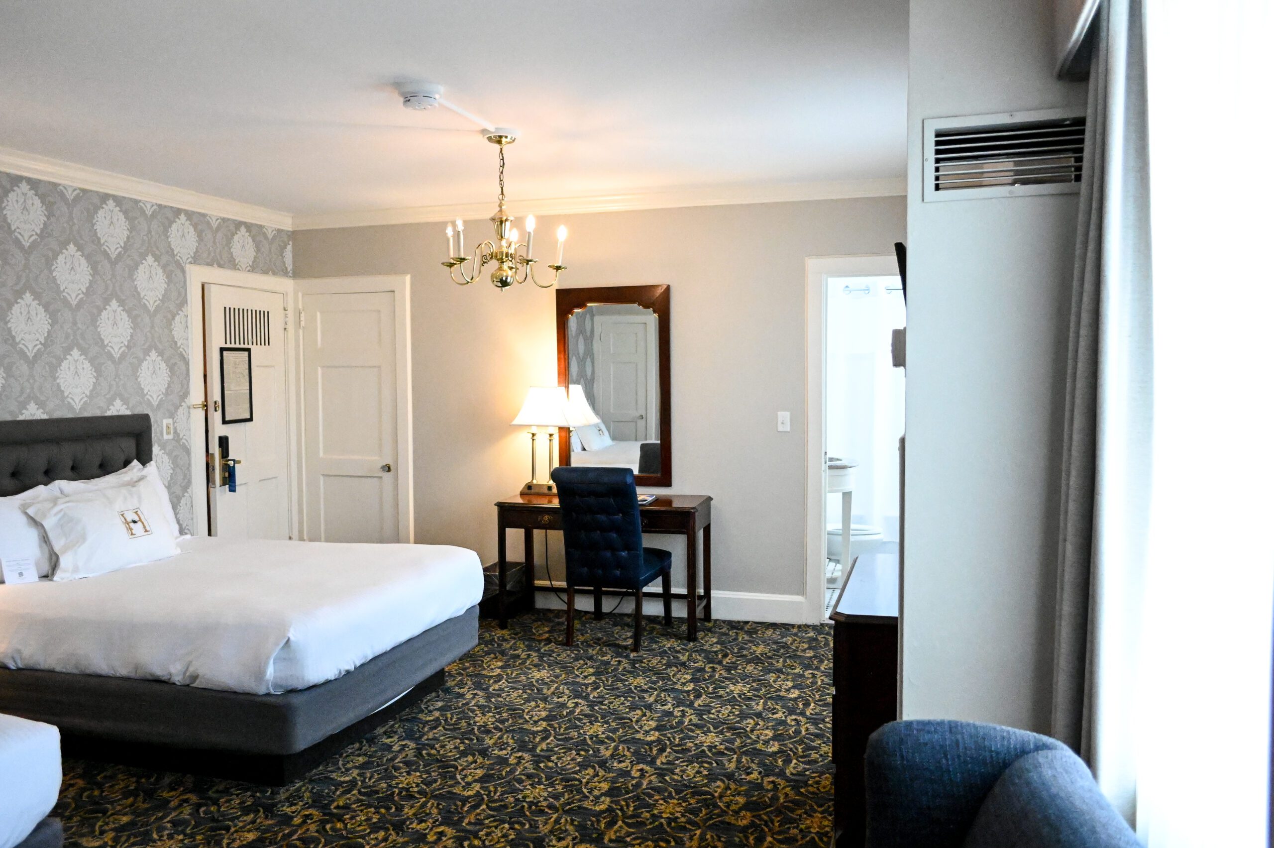 Guest Rooms Gallery - Hawthorne Hotel